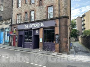 The Holyrood 9A in Edinburgh : Pubs Galore