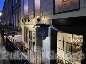 The Wally Dug in Edinburgh : Pubs Galore