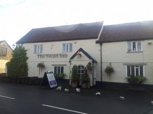 The Swan Inn in Tockington (near Bristol) : Pubs Galore