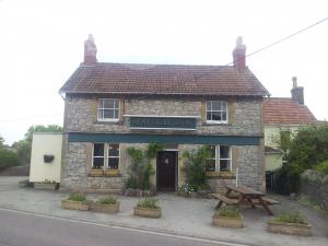 Railway Inn in Sandford (near Winscombe) : Pubs Galore
