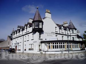Caledonian Hotel in Ullapool : Pubs Galore