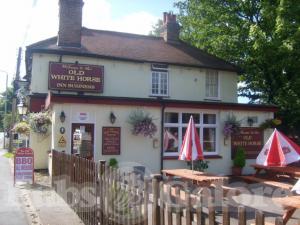 Old White Horse in North Ockendon (near Upminster) : Pubs Galore