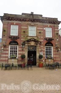 The Arnold Machin (JD Wetherspoon) in Newcastle Under Lyme Central ...