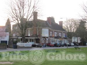 The Wheatsheaf in Horsell (near Woking) : Pubs Galore