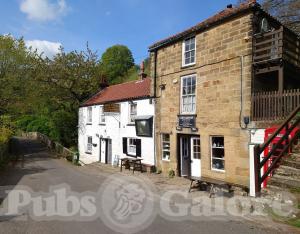 The Birch Hall Inn in Beck Hole (near Whitby) : Pubs Galore
