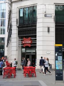 The Hydrant in Monument, EC3 : Pubs Galore