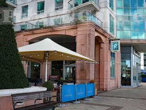 The Riverside in Vauxhall, SW8 : Pubs Galore