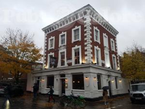 The Engineer in Primrose Hill, NW1 : Pubs Galore