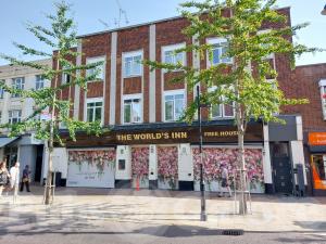 The Ivy Tree in Romford : Pubs Galore
