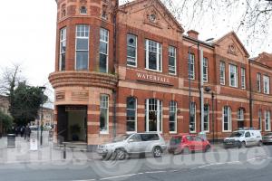 Waterfall in Derby : Pubs Galore