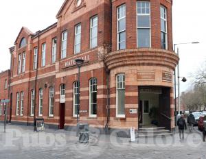 Waterfall in Derby : Pubs Galore