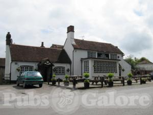 The Three Compasses in Alfold (near Cranleigh) : Pubs Galore