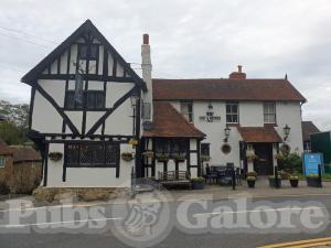The Old Bell in Oxted : Pubs Galore