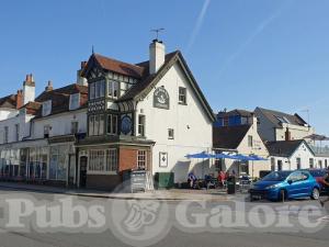 The Famous Ship Inn in Sandgate, Folkestone : Pubs Galore