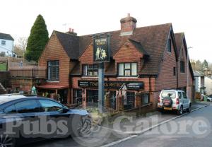 Toad Rock Retreat in Rusthall (near Tunbridge Wells) : Pubs Galore