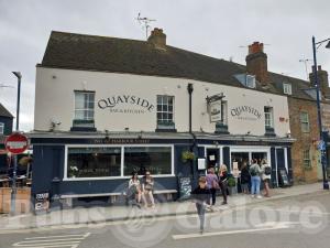 Quayside in Whitstable : Pubs Galore