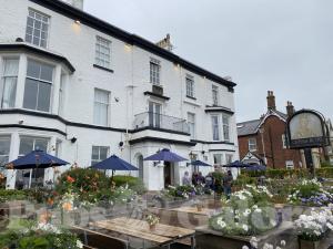 The Queens Hotel in Lytham Town Centre, Lytham St. Annes : Pubs Galore