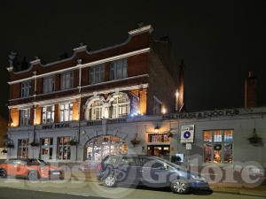 The Half Moon in Putney, SW15 : Pubs Galore