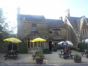 The Carpenter's Arms in Miserden (near Stroud) : Pubs Galore