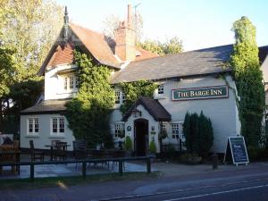 The Barge Inn in Woolstone (near Milton Keynes) : Pubs Galore