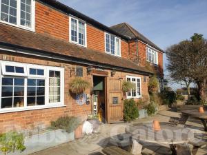 The White Dog in Ewhurst Green (near Robertsbridge) : Pubs Galore