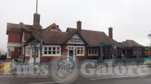 The Iford Bridge in Iford, Bournemouth : Pubs Galore