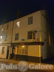 The Iron Bridge in Exeter : Pubs Galore