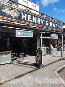 Henry's Bar in Paignton : Pubs Galore