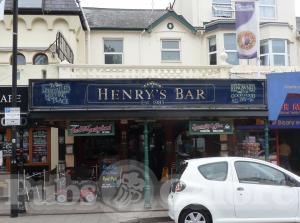 Henry's Bar in Paignton : Pubs Galore