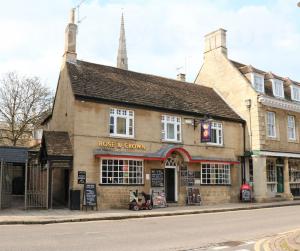 The Rose and Crown in Oundle (near Peterborough) : Pubs Galore