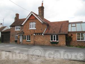 The Six Bells in Beenham (near Reading) : Pubs Galore