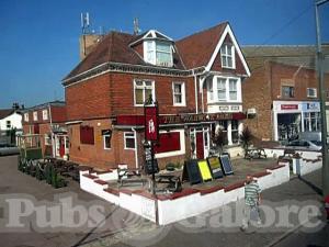 Warwick Arms in Clacton-On-Sea : Pubs Galore