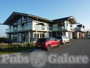 The Oyster Catcher in Rhosneigr (near Gaerwen) : Pubs Galore