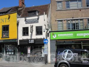 V Bar in Colchester : Pubs Galore