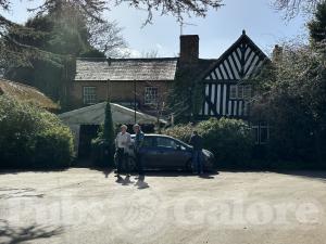 Three Kings in Hanley Castle (near Worcester) : Pubs Galore