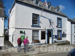 The Churchill Bars in Wadebridge : Pubs Galore