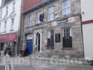 Q Bar in Bodmin : Pubs Galore