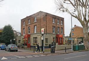 The Grove in Surbiton : Pubs Galore