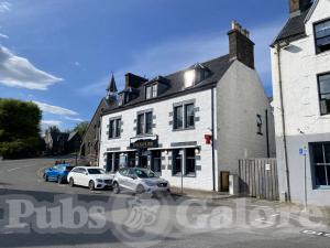 The Isles Inn in Portree : Pubs Galore