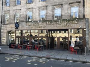 The Alexander Graham Bell (JD Wetherspoon) in Edinburgh : Pubs Galore