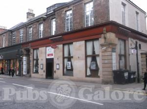 Platform 8 in Inverness : Pubs Galore