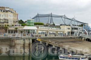 Harvester Beacon Quay in Torquay : Pubs Galore