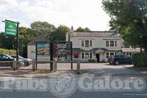 Harvester The Windmill in Bushey Heath (near Bushey) : Pubs Galore