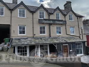 Lion Hotel in Harlech : Pubs Galore