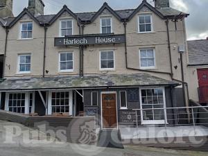 Lion Hotel in Harlech : Pubs Galore