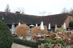 The Refectory in Milford (near Godalming) : Pubs Galore