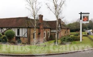 The Refectory in Milford (near Godalming) : Pubs Galore