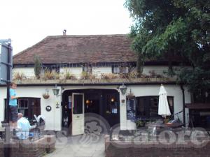 Ye Olde Red Lion in Cheam (near Sutton) : Pubs Galore