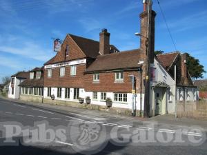 The Red Lion in Handcross (near Haywards Heath) : Pubs Galore