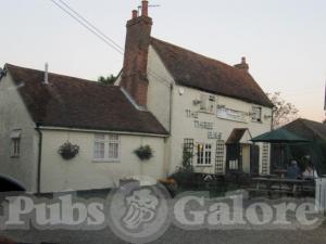 Three Elms in Chignal St. James (near Chelmsford) : Pubs Galore